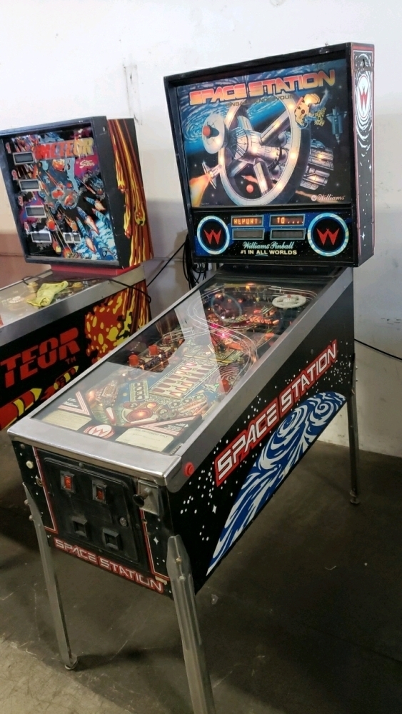 SPACE STATION CLASSIC PINBALL MACHINE WILLIAMS 1987
