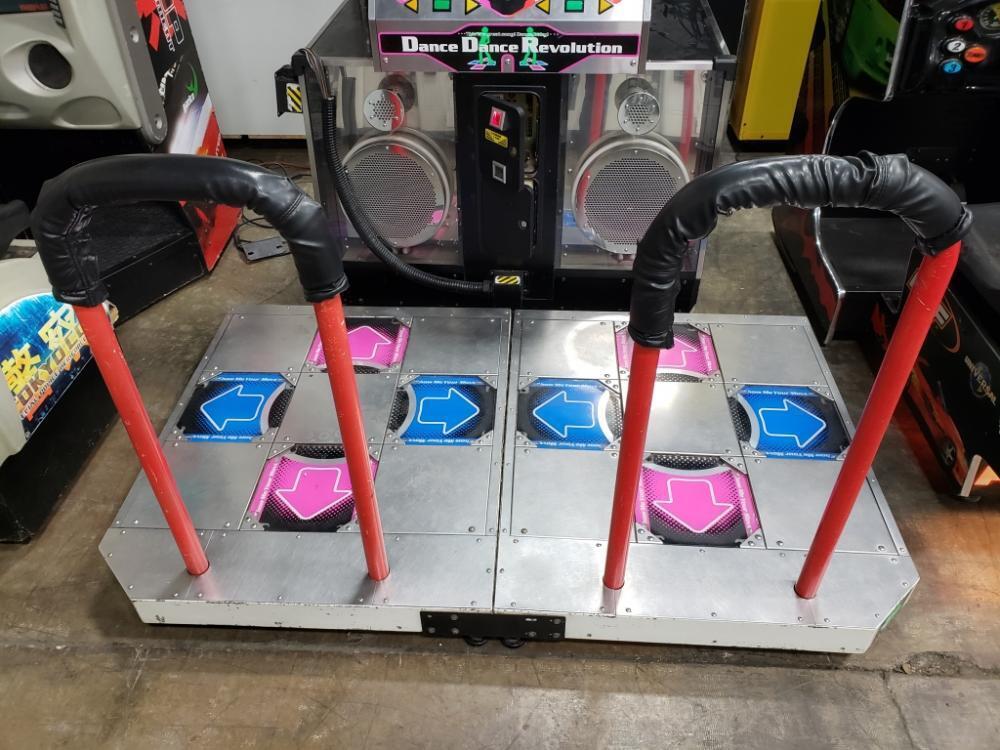 DDR EXTREME 2 PLAYER DANCE ARCADE GAME KONAMI