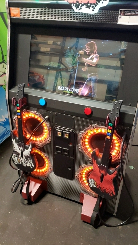 GUITAR HERO ARCADE RAW THRILLS UPRIGHT ARCADE GAME