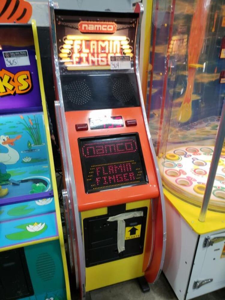 FLAMIN FINGER TICKET REDEMPTION GAME NAMCO