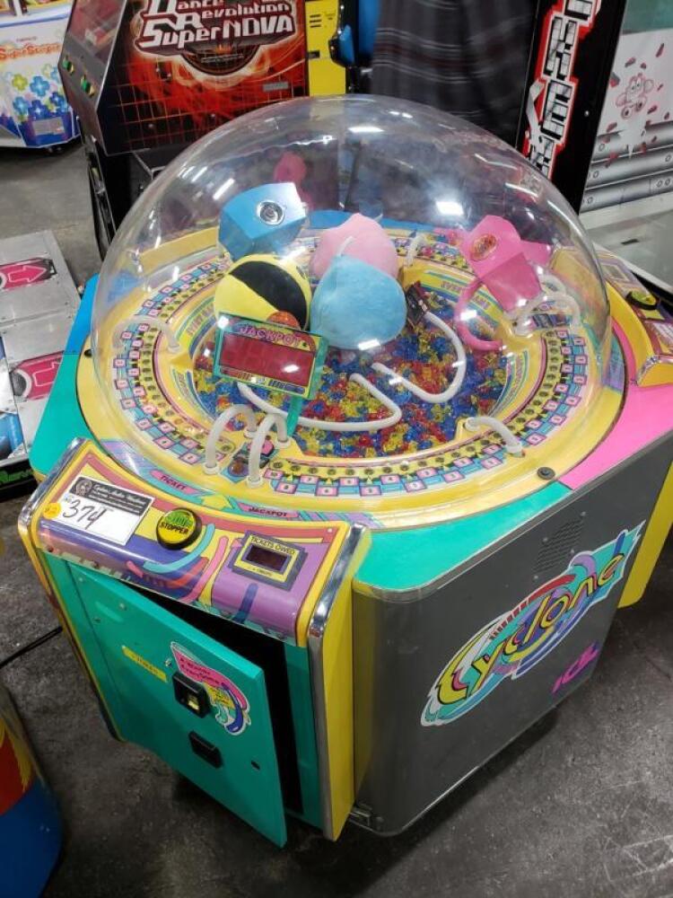 CYCLONE 3 PLAYER TICKET REDEMPTION GAME ICE #2