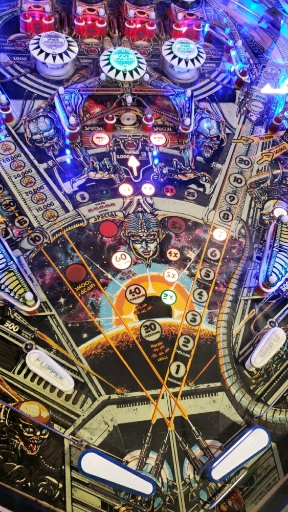 SPACE INVADERS WIDE BODY CLASSIC PINBALL MACHINE BALLY