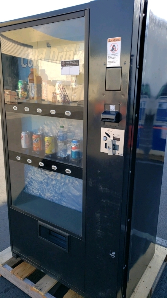 VENDO SODA CAN BOTTLE VENDING MACHINE