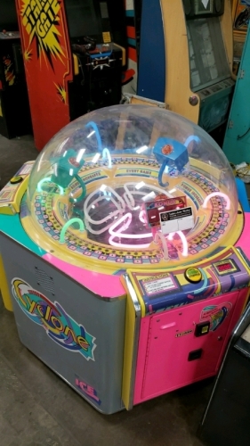 CYCLONE 3 PLAYER TICKET REDEMPTION GAME ICE