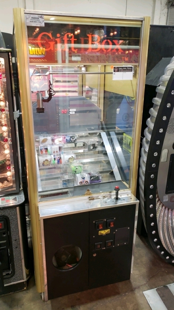 GIFT BOX CLAW CRANE MACHINE ELAUT #1