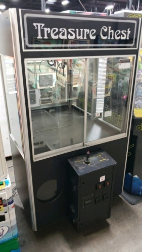 TREASURE CHEST PLUSH CLAW CRANE MACHINE