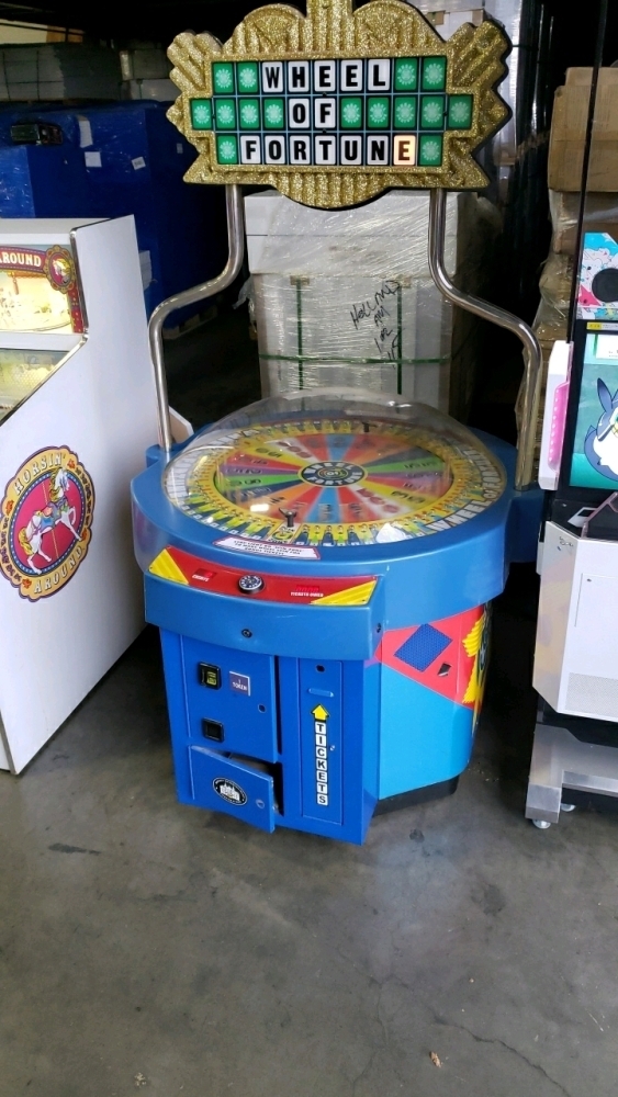 WHEEL OF FORTUNE 2 PLAYER TICKET REDEMPTION GAME ICE