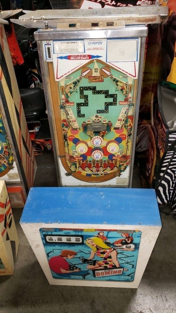 DOMINO WEDGE HEAD PINBALL MACHINE PROJECT GOTTLIEB 1968
