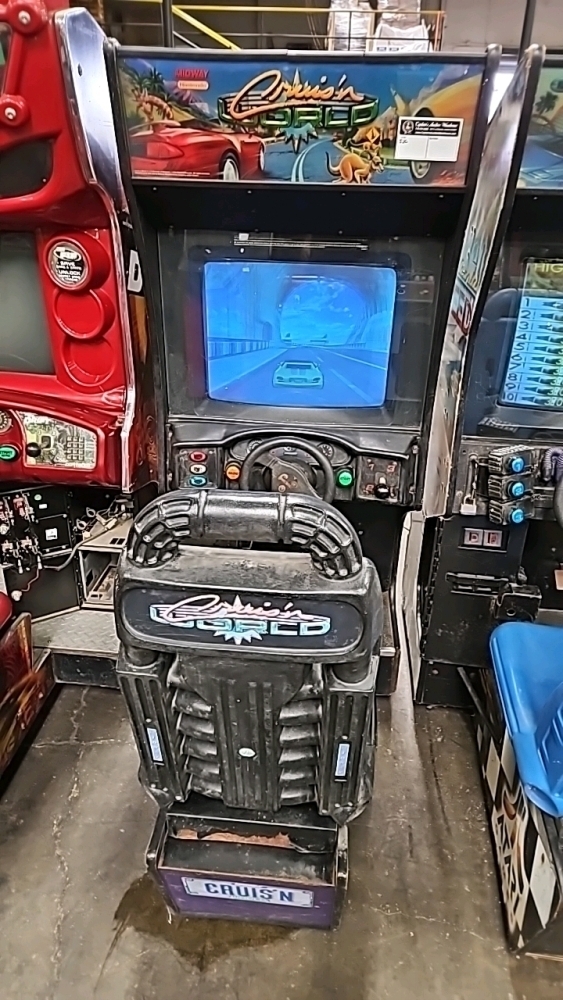 CRUISIN WORLD SITDOWN DRIVER ARCADE GAME