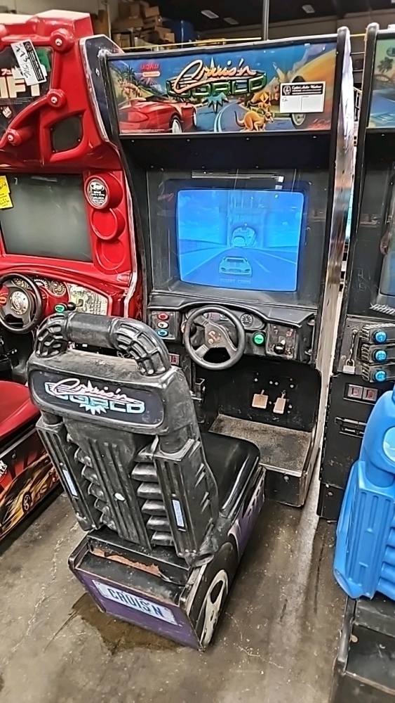 CRUISIN WORLD SITDOWN DRIVER ARCADE GAME