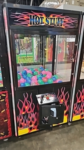 30 HOT STUFF PLUSH CLAW CRANE MACHINE