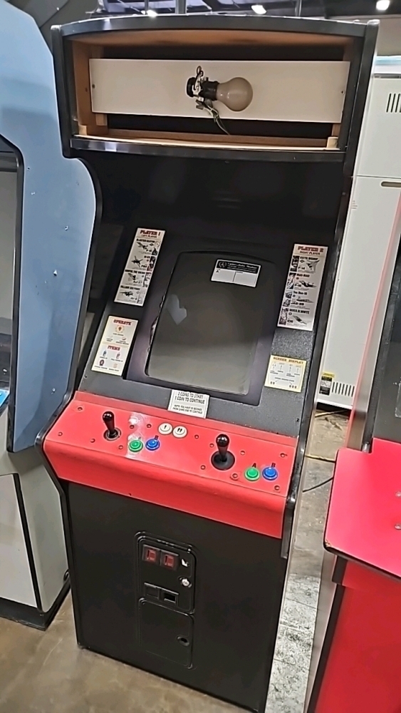 JAMMA ARCADE GAME CABINET W/ 19 CRT MONITOR