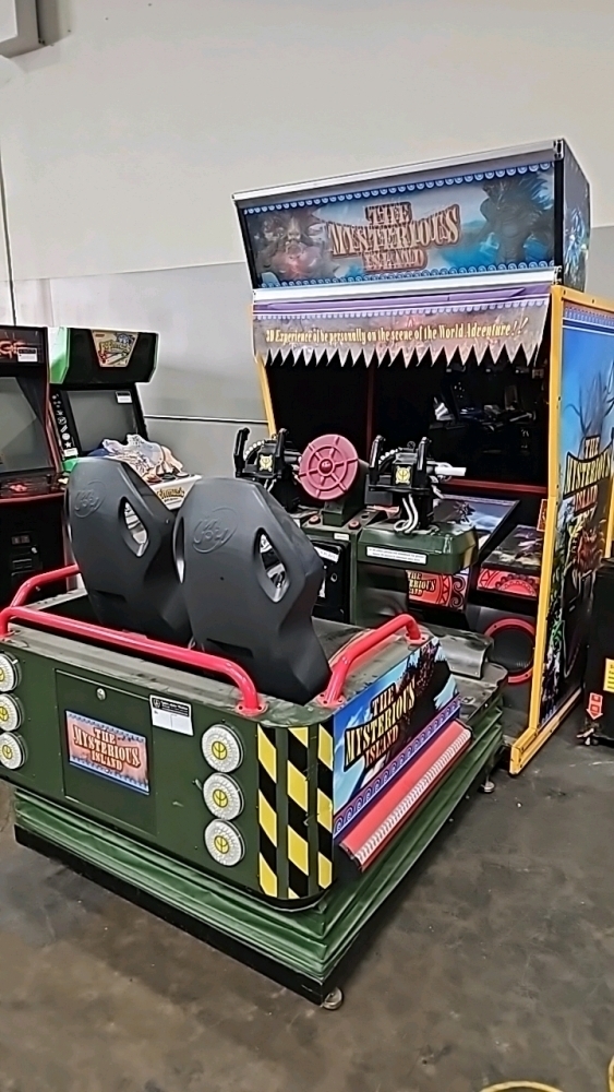 THE MYSTERIOUS ISLAND MOTION DELUXE ARCADE GAME