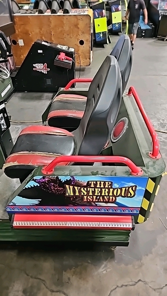 THE MYSTERIOUS ISLAND MOTION DELUXE ARCADE GAME