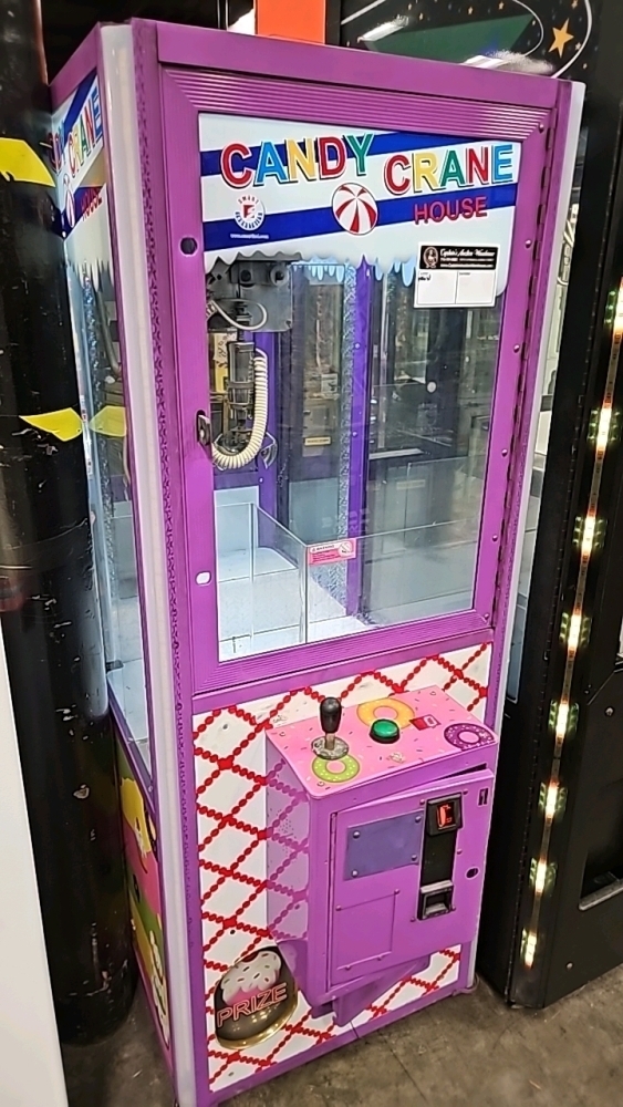 SMART CANDY HOUSE CRANE MACHINE