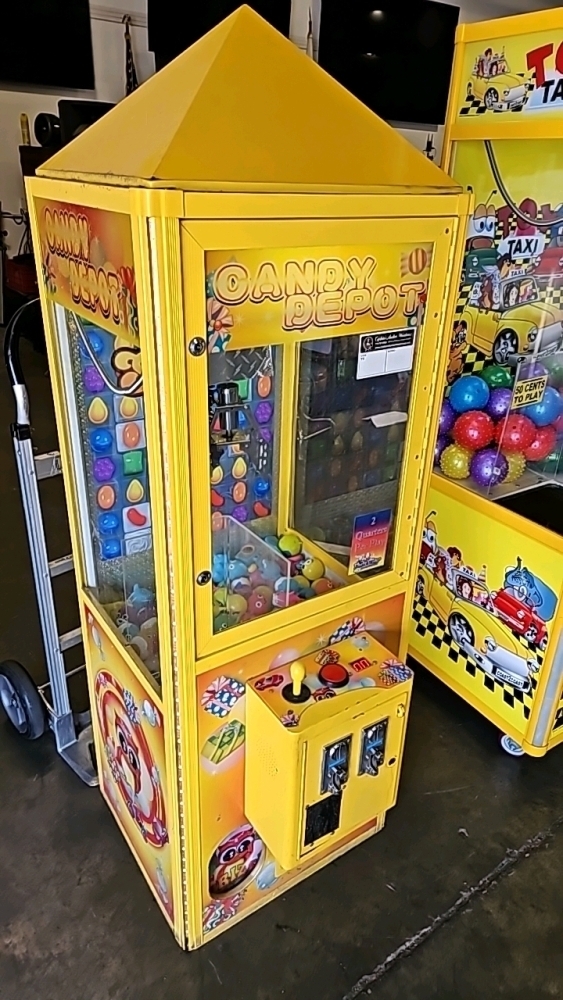 24 CANDY DEPOT SHOVEL CLAW CRANE MACHINE
