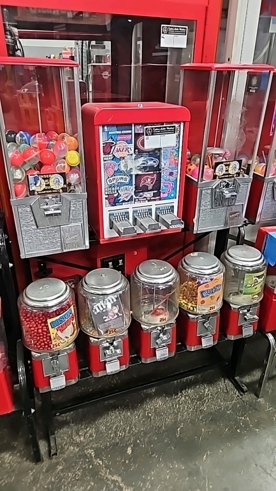 8 HEAD BULK CANDY CAPSULE VENDING STAND RED
