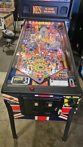 AUSTIN POWERS PINBALL MACHINE STERN INC.
