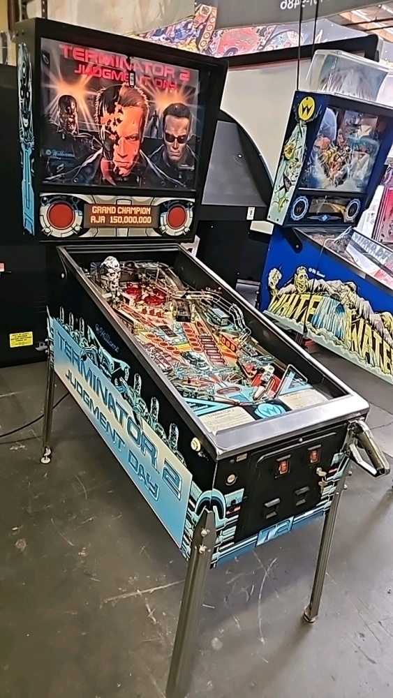 TERMINATOR 2 JUDGEMENT DAY PINBALL MACHINE WILLIAMS 1991