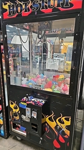 HOT STUFF PLUSH CLAW CRANE MACHINE