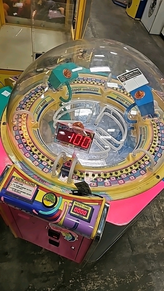 CYCLONE ICE 3 PLAYER TICKET REDEMPTION GAME