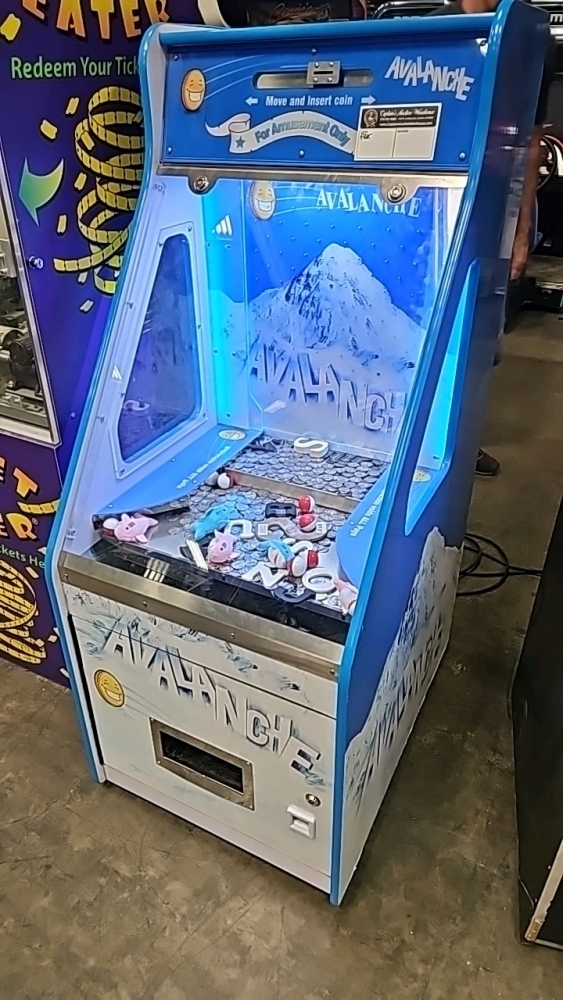 COIN PUSHER AVALANCHE TOKEN PRIZES COINS CABINET