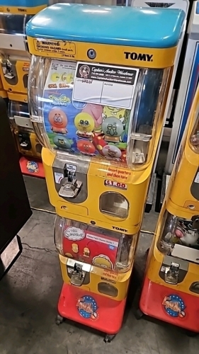 TOMY GACHA SINGLE COLUMN CAPSULE VENDING MACHINE