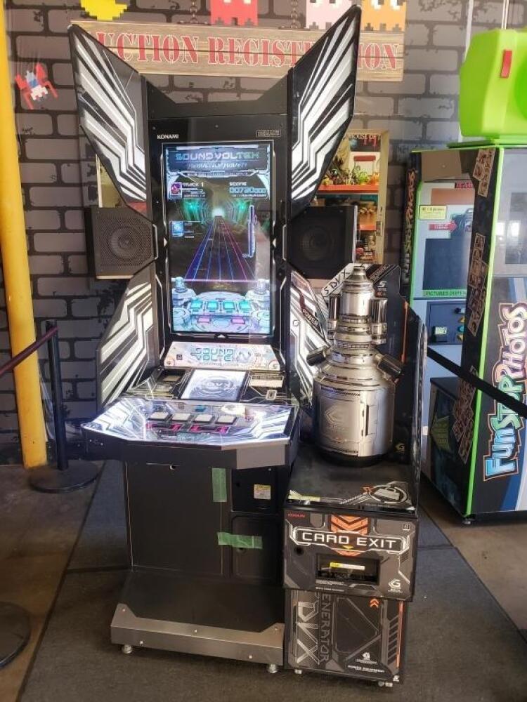 SOUND VOLTEX MUSIC RYTHYM KONAMI ARCADE GAME