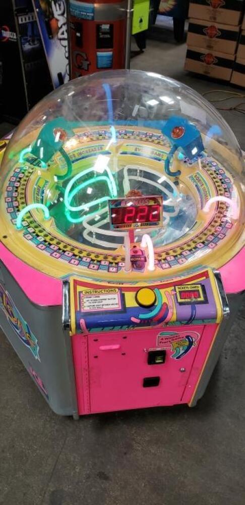 CYCLONE 3 PLAYER TICKET REDEMPTION GAME ICE
