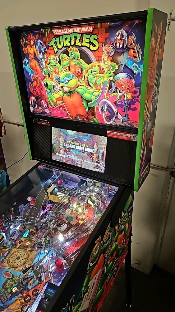 TEENAGE MUTANT NINJA TURTLES PRO PINBALL MACHINE STERN INC