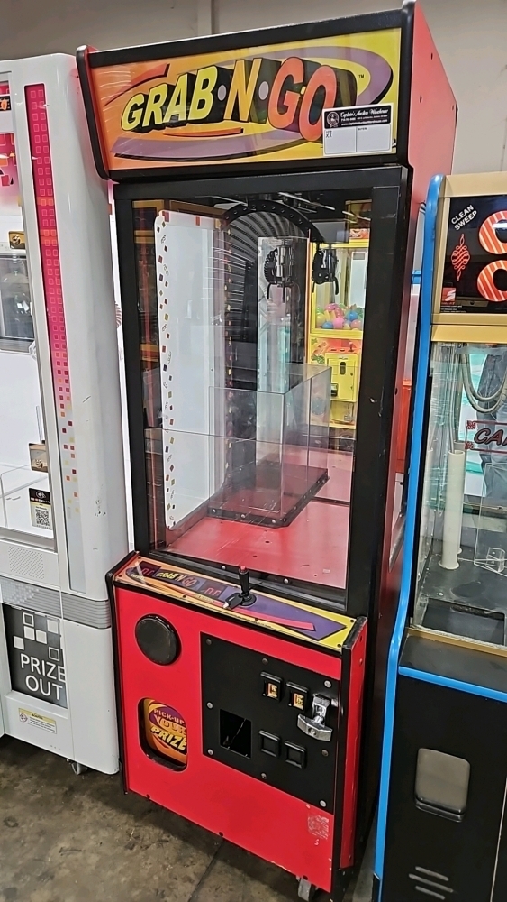 GRAB N' GO PLUSH CLAW CRANE MACHINE