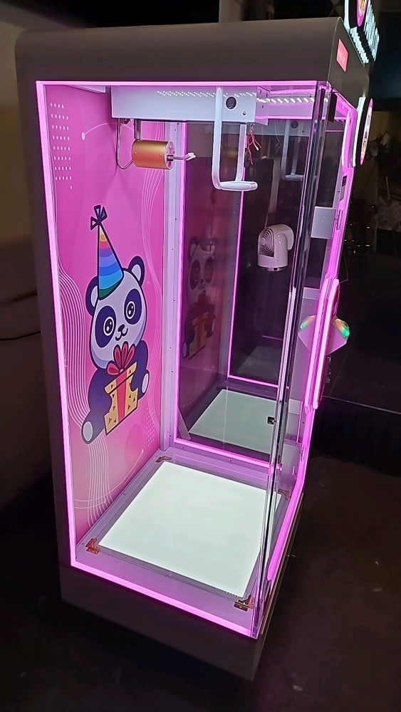 PANDA CUT JUMBO PRIZE REDEMPTION ARCADE GAME BRAND NEW #1