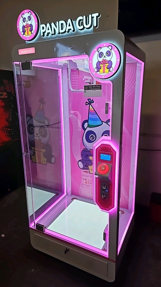 PANDA CUT JUMBO PRIZE REDEMPTION ARCADE GAME BRAND NEW #1