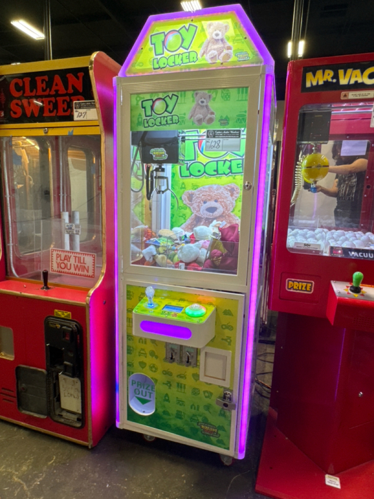 TOY LOCKER 24 PRIZE CRANE MACHINE PIPELINE GAMES