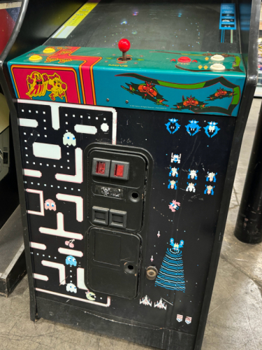 CLASS OF 81 MS. PAC-MAN GALAGA 20 YEAR ANNIVERSARY ARCADE GAME NAMCO