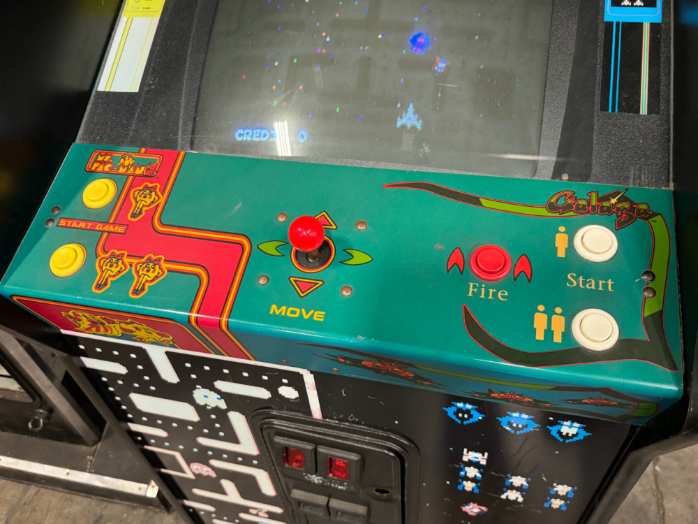 CLASS OF 81 MS. PAC-MAN GALAGA 20 YEAR ANNIVERSARY ARCADE GAME NAMCO