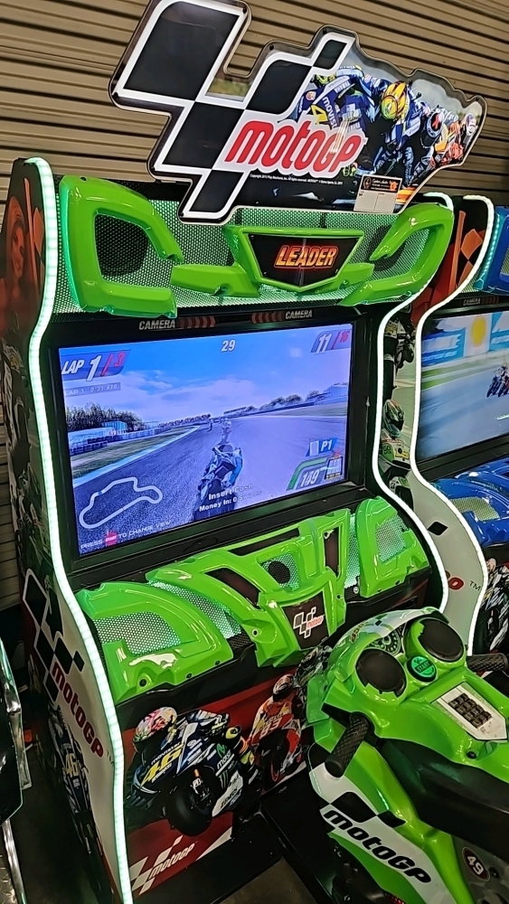 MOTO GP DELUXE 42 LCD GREEN MOTORCYCLE RACING ARCADE GAME RAW THRILLS