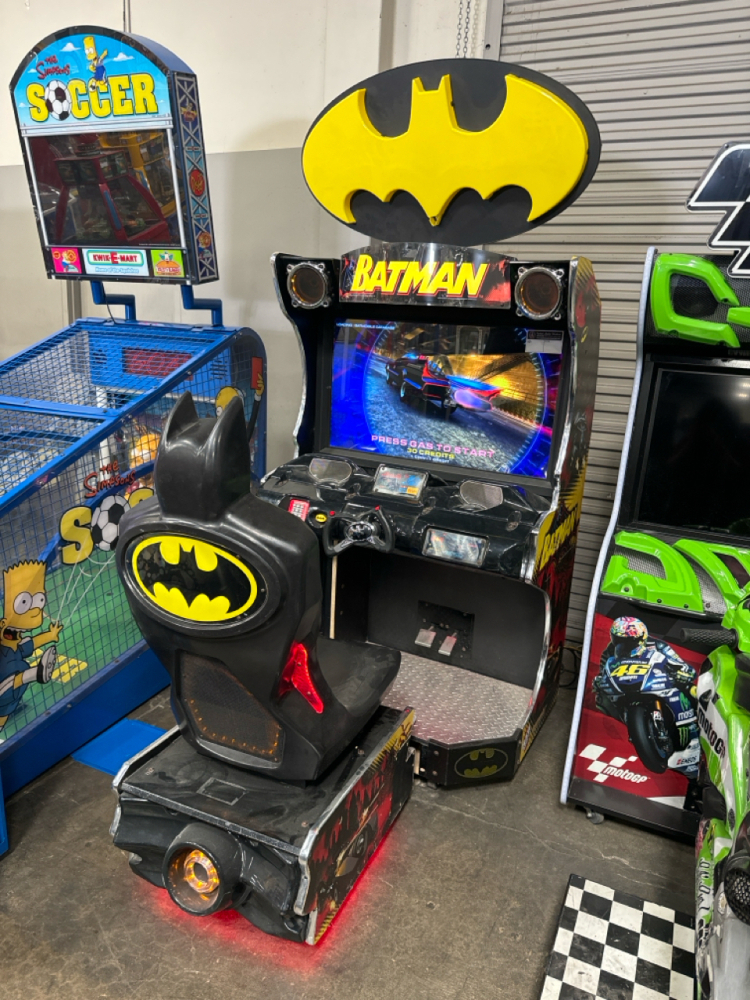 BATMAN THE DARK KNIGHT SITDOWN RACING ARCADE GAME RAW THRILLS