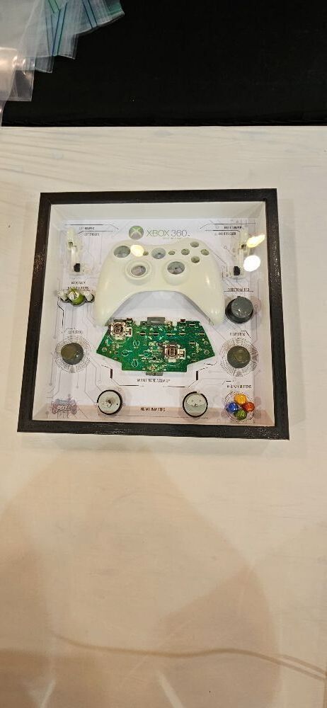 XBOX 360 DISPLAY SHADOW BOX XPLODE VIEW CONTROLLE**EXTRA LIFE LAR
