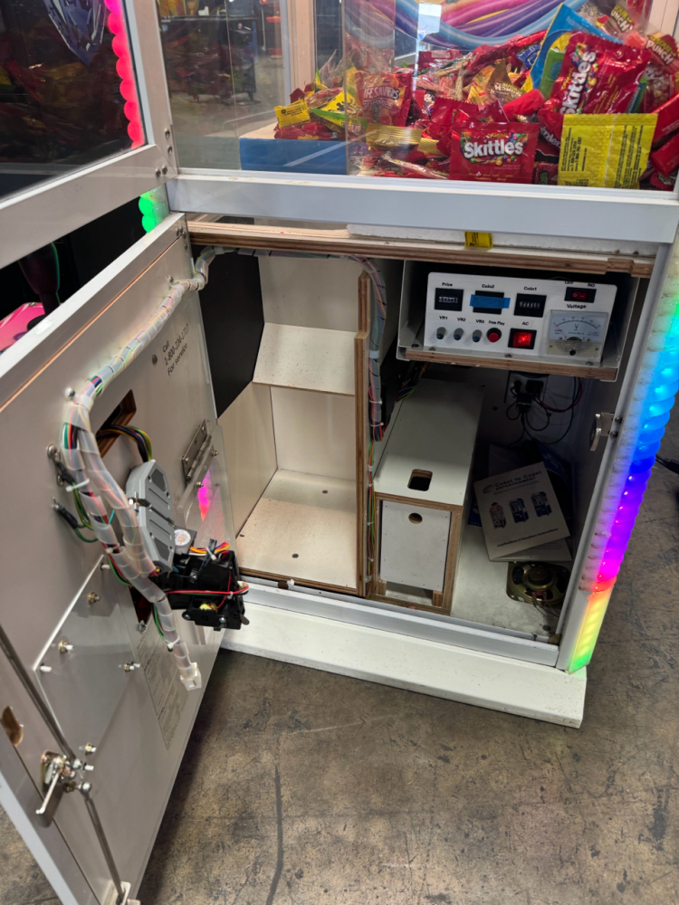 SWEET STUFF CANDY CRANE PRIZE REDEMPTION CLAW MACHINE