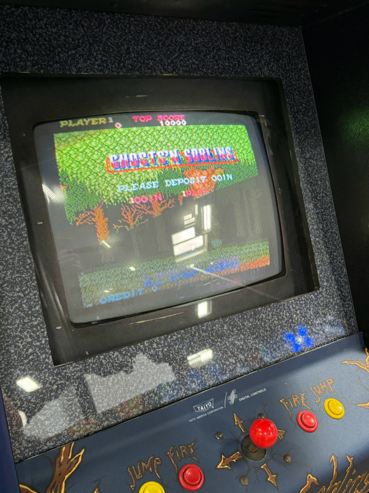GHOSTS N GOBLINS UPRIGHT ARCADE GAME TAITO
