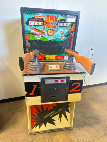 CHICAGO COIN'S TWIN RIFLE SHOOTING GALLERY ARCADE GAME E.M.