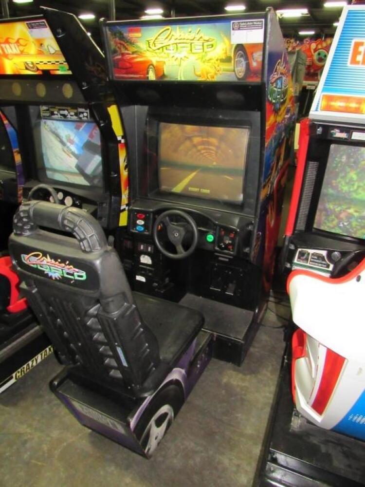 CRUISIN WORLD SITDOWN RACING ARCADE GAME