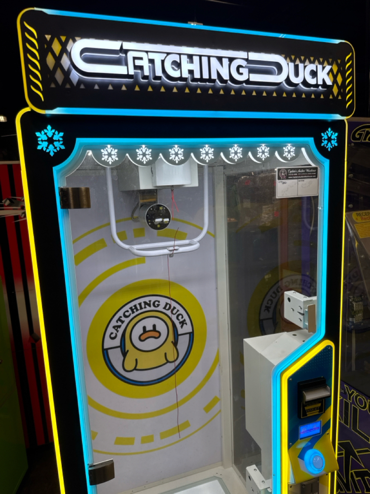 CATCHING DUCKS ROPE CUTTER PRIZE REDEMPTION GAME