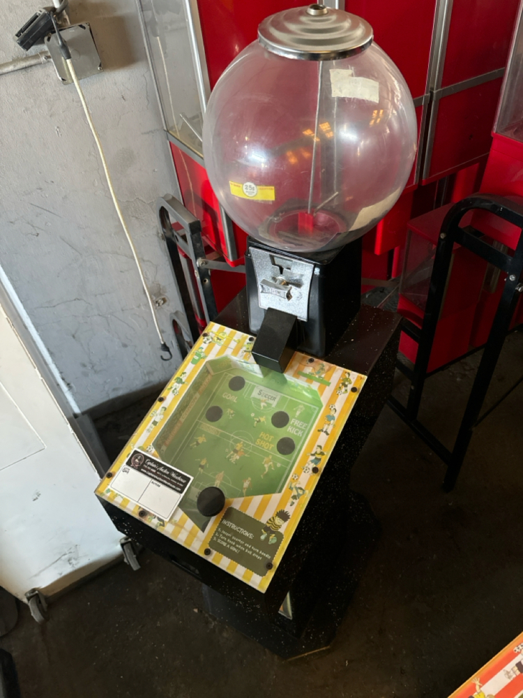 SOCCER LOVE GLOBE GUMBALL VENDING STAND