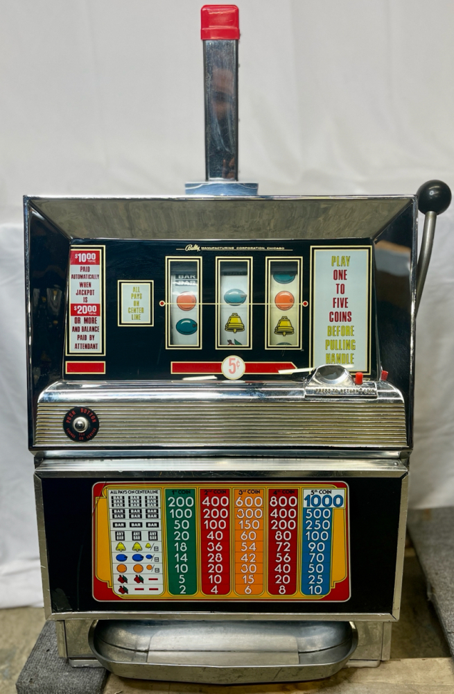 BALLY ANTIQUE SLOT MACHINE 1972