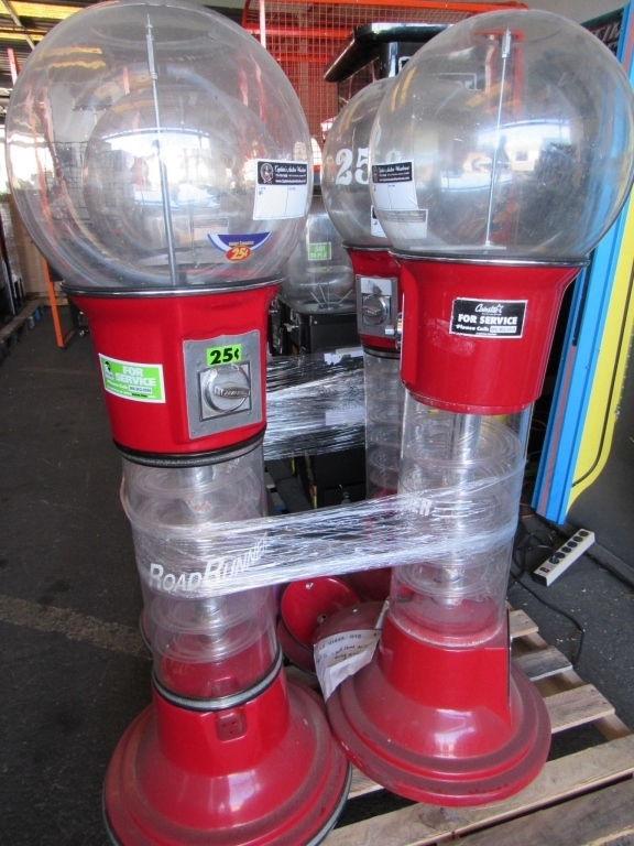 ROADRUNNER GLOBE SPIRAL GUMBALL MACHINE