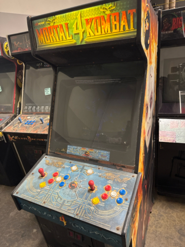 MORTAL KOMBAT 4 ARCADE GAME MIDWAY