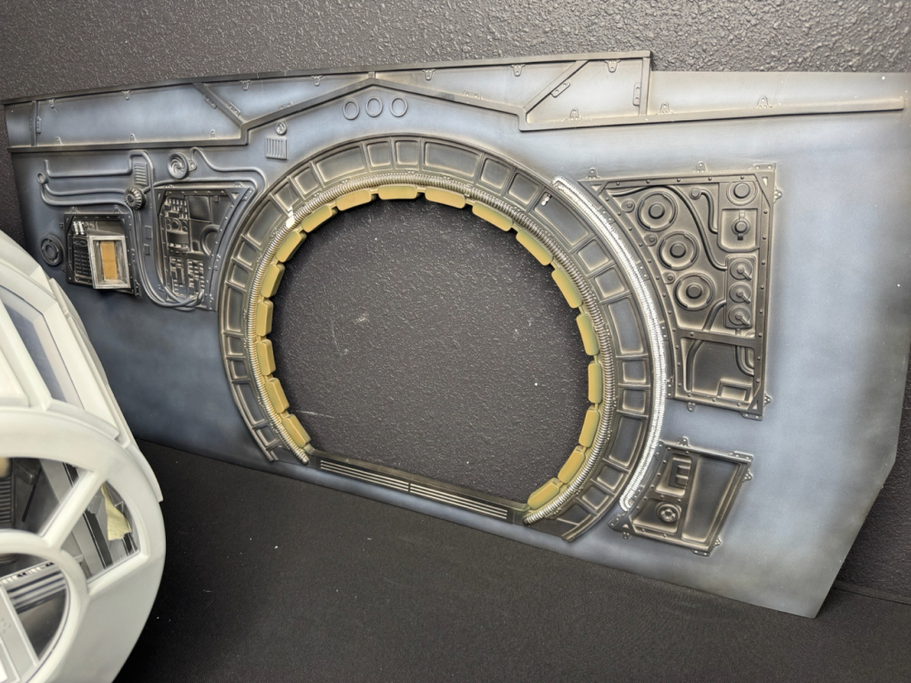 MILLENNIUM FALCON SCALE MODEL COCKPIT