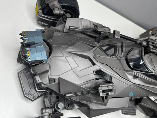 DC COMICS JUSTICE LEAGUE ULTIMATE BATMOBILE VEHICLE